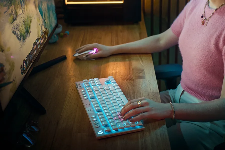 Logitech Lightspeed Logitech G915 - Clavier Gaming Sans Fil LIGHTSPEED ...